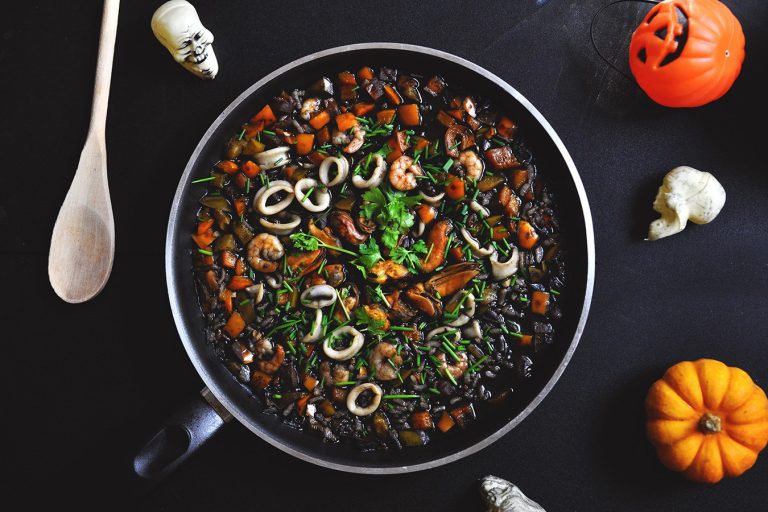 Arroz negro (Rice with squid ink) - The Best Spanish Recipes